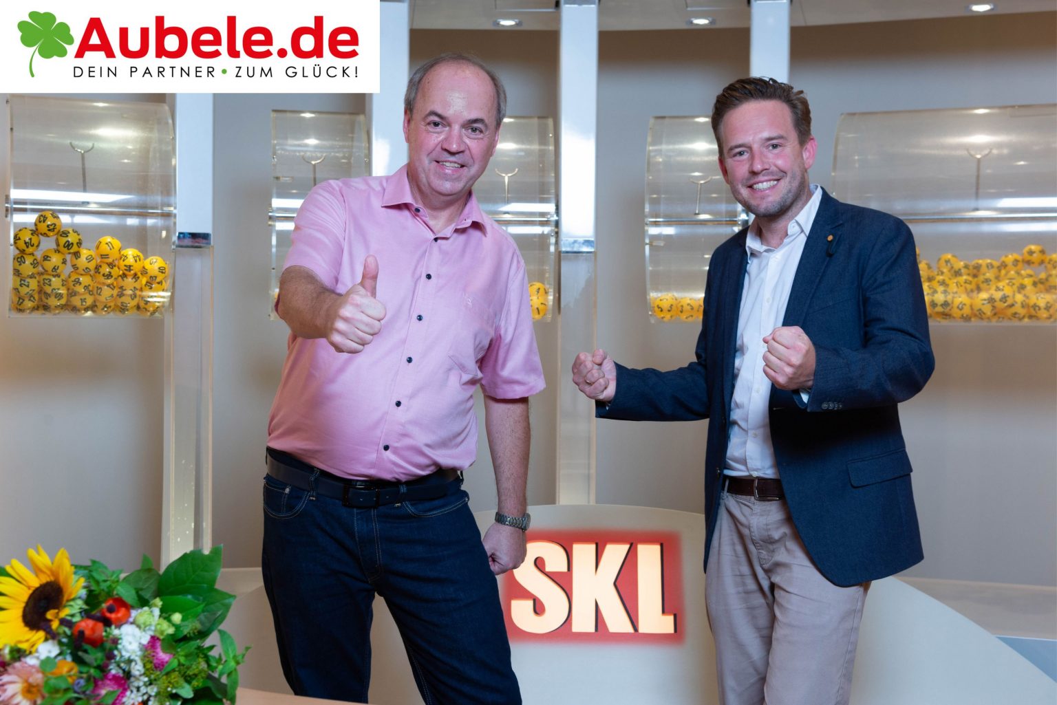 Aubele beglückwünscht seine Teilnehmer am SKL Millionen-Event und ...